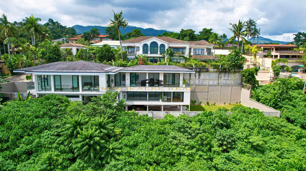 Luxury House for Sale in Maria Luisa Estate Park